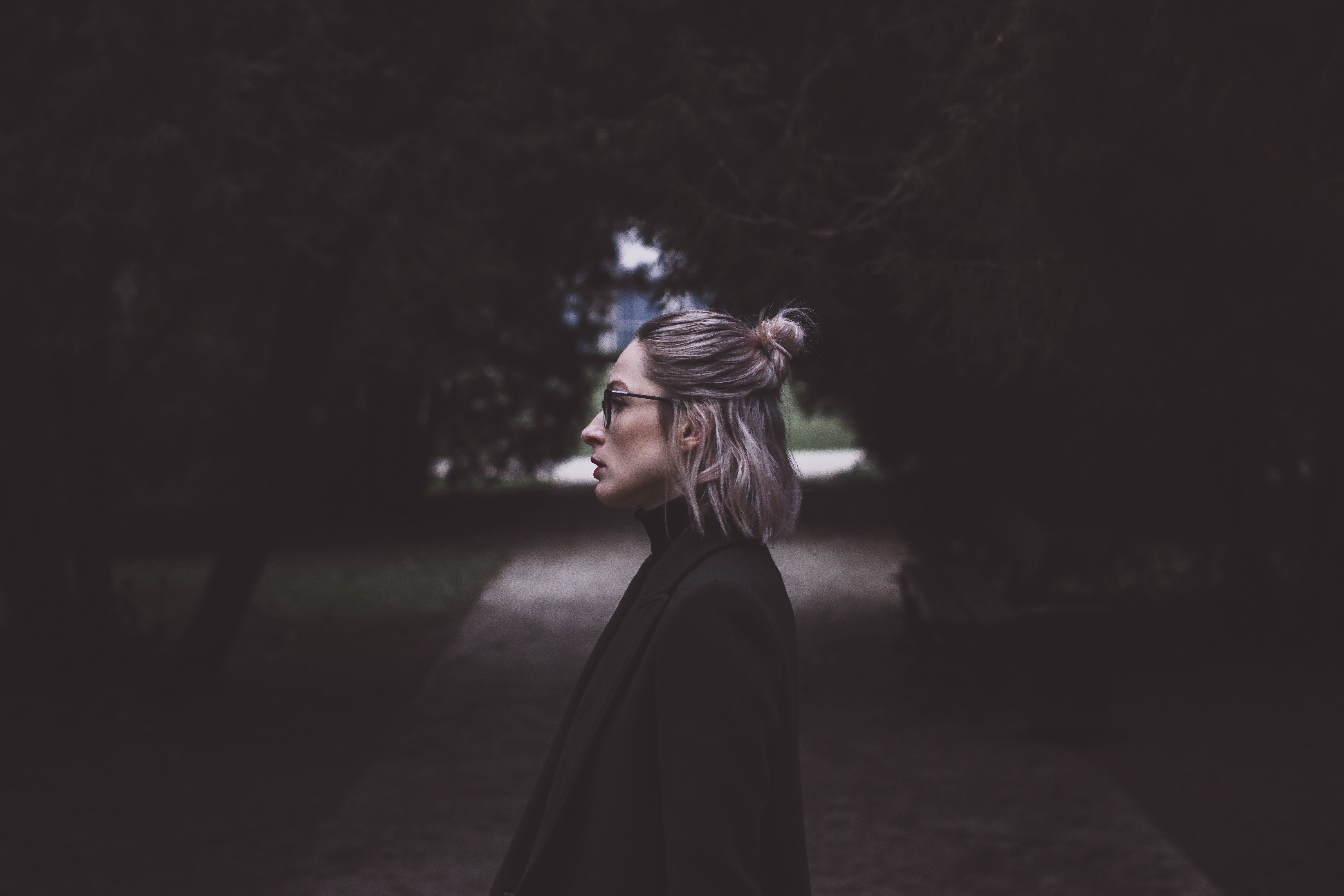 Moody outdoor female profile portrait - freestocks.org - Free stock photo